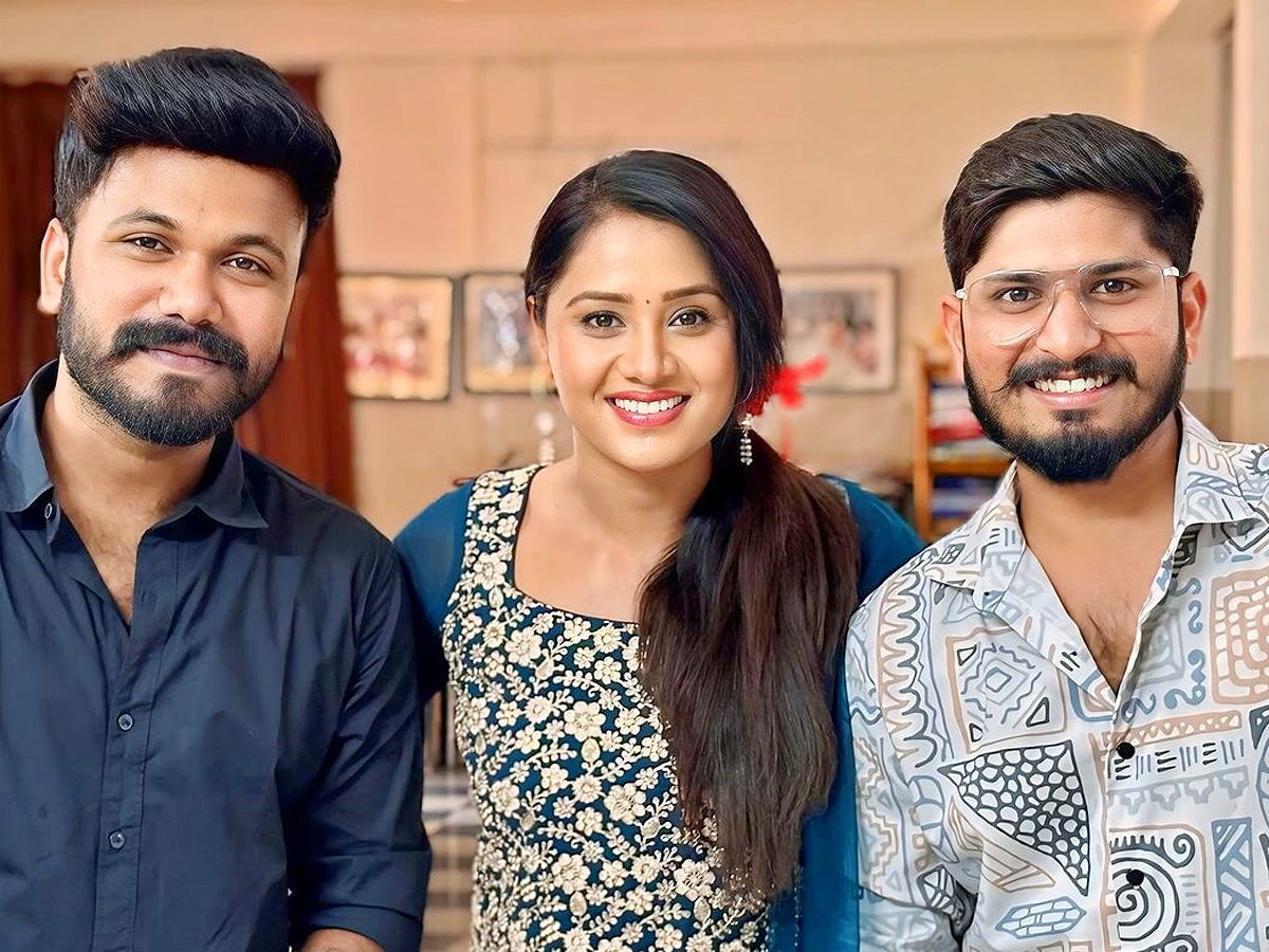 Keerthi Bhatt: కాబోయే భర్తతో సీరియల్‌ నటి కీర్తి బర్త్‌డే సెలబ్రేషన్స్‌ (ఫోటోలు) | Tv actress ...